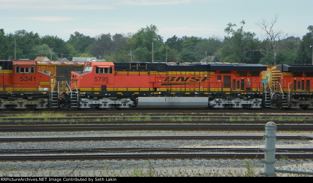 BNSF 5795